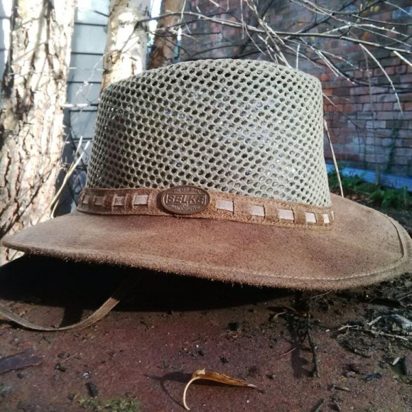 Distressed Leather / Mesh Hat - Selke NZ high quality handcrafted ...